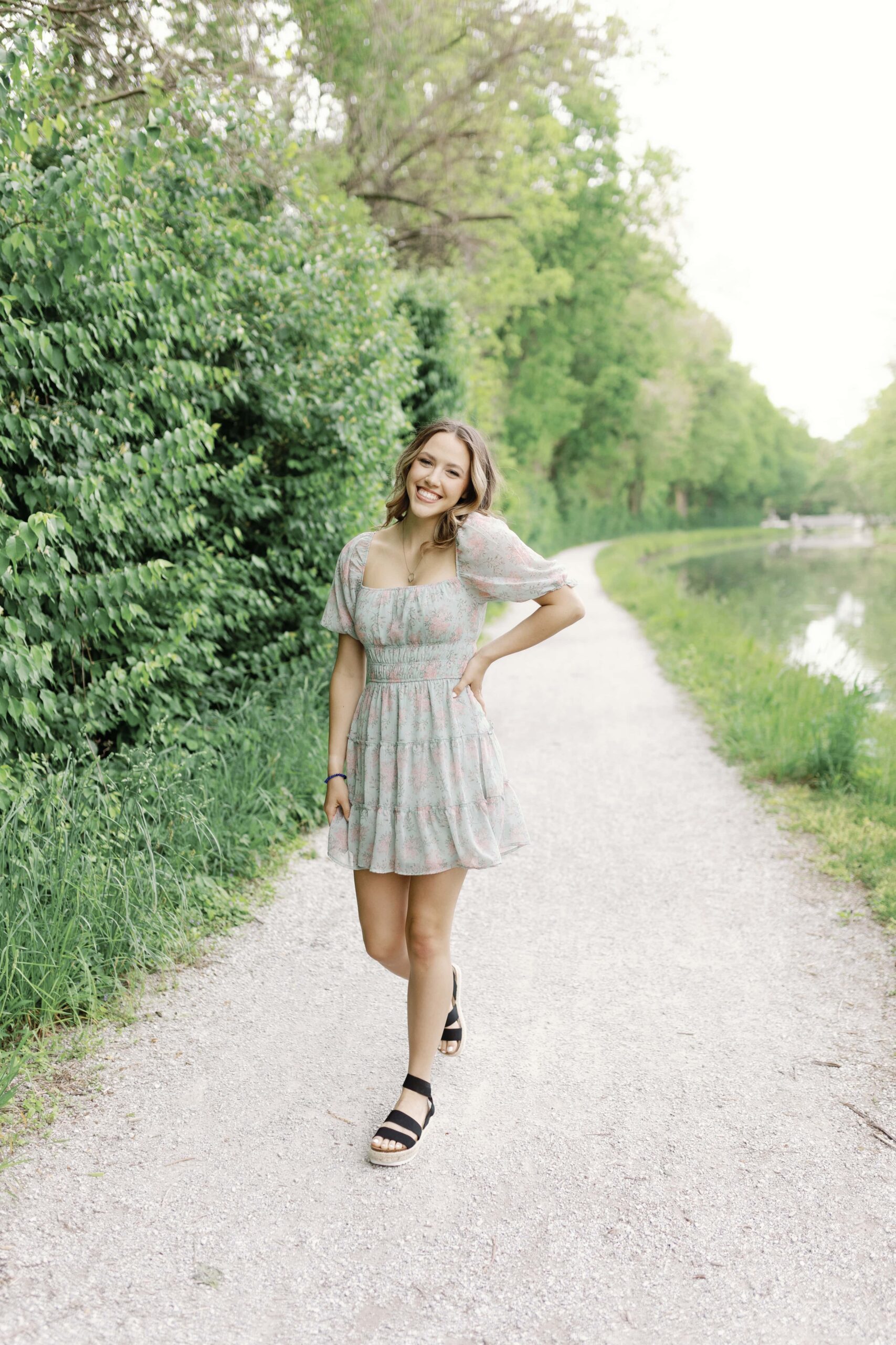 Bethany's Spring Senior Photos in Indianapolis - Monette Wagner Photography
