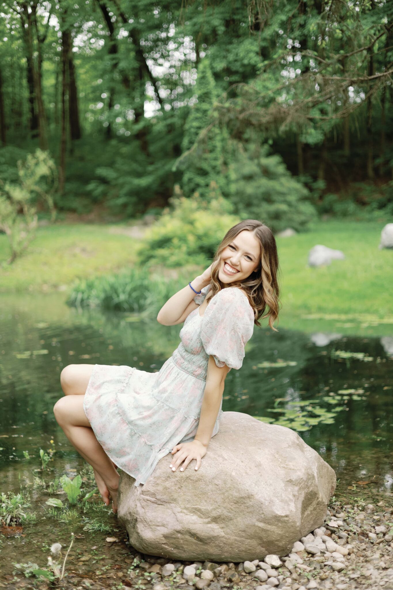 Bethany's Spring Senior Photos in Indianapolis - Monette Wagner Photography