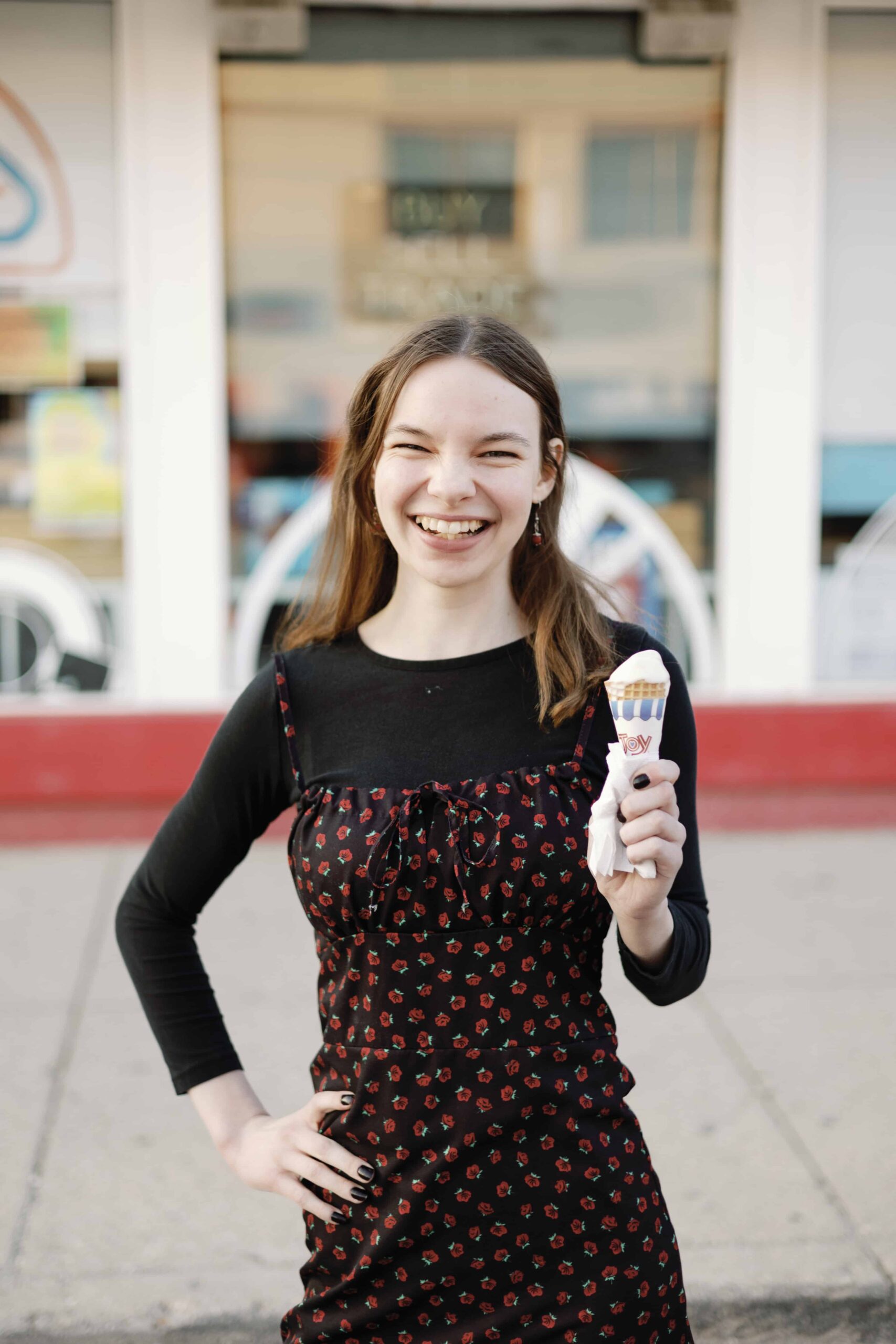 Laura's Urban and Artsy Senior Pictures - Monette Wagner Photography